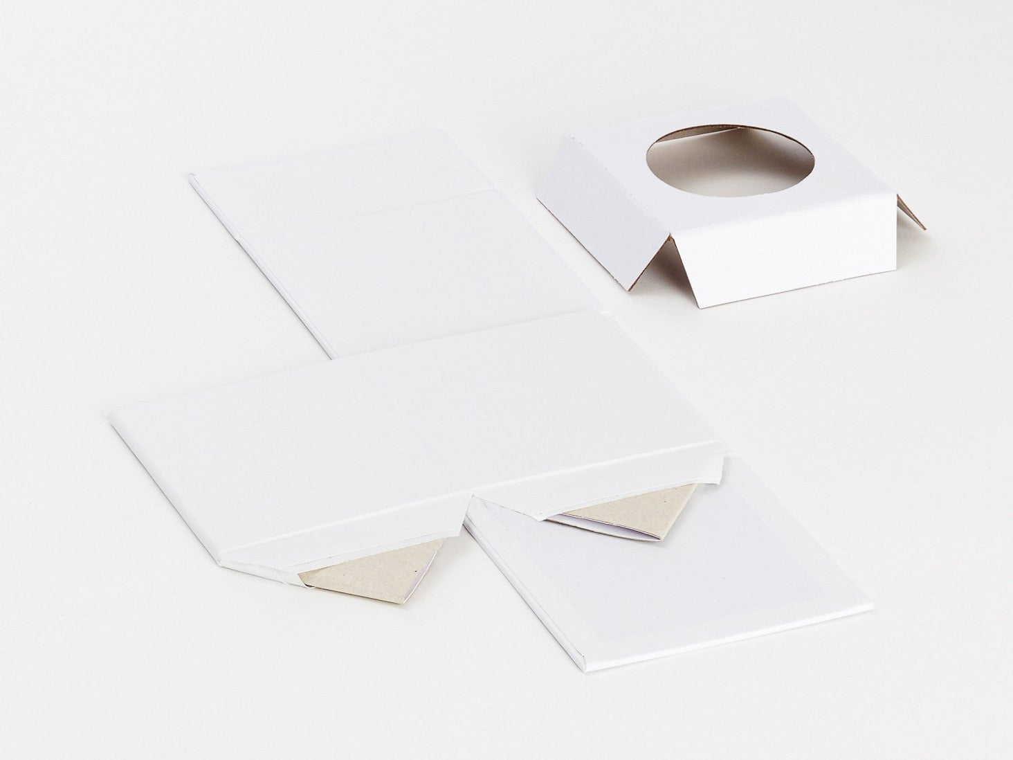 small white foldable boxes